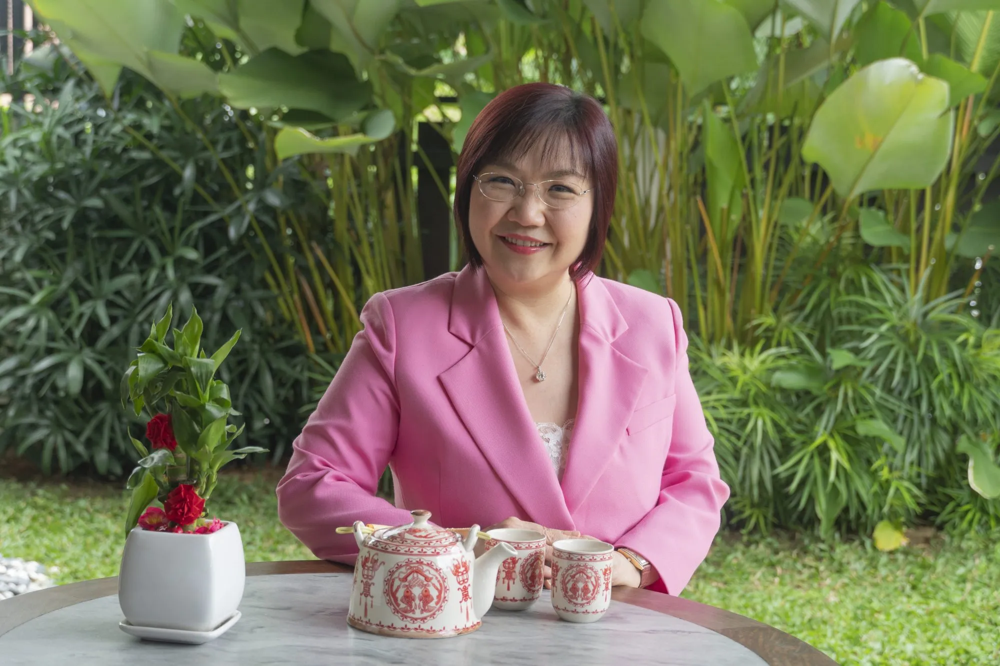 香港堪輿大師麦玲玲Mak Ling Ling生日生辰八字命盤分析 - 探索命運之旅